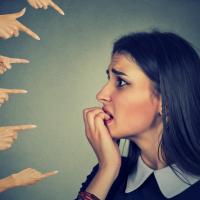 Emprise et culpabilité excessive : comment se libérer de l'imposture